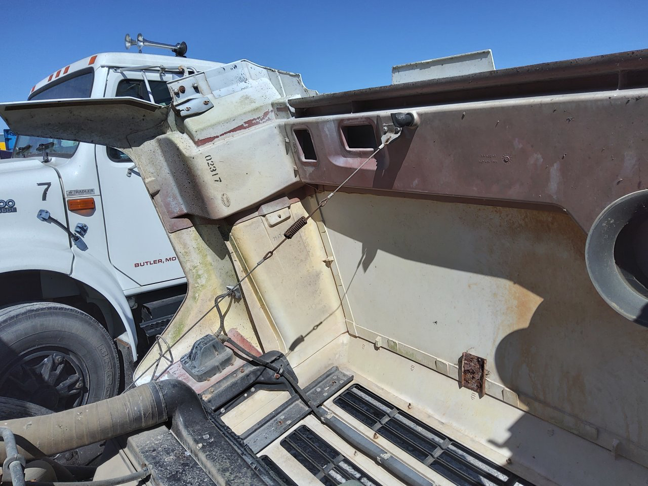 Mack CS MIDLINER Hood for Sale