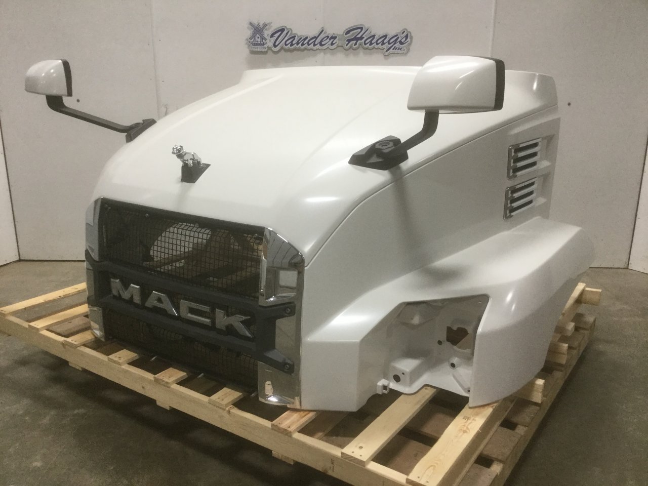 23305987 | Mack AN (ANTHEM) Hood for Sale