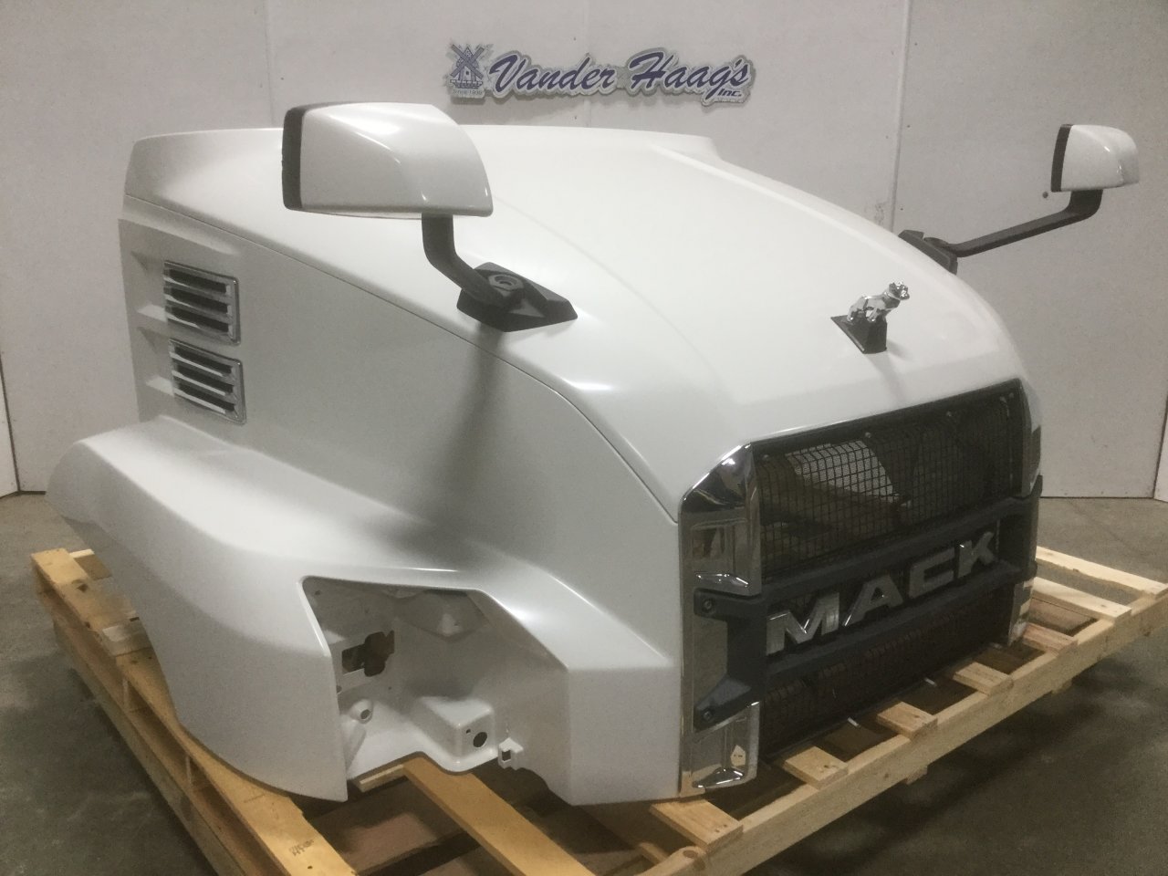 23305987 | Mack AN (ANTHEM) Hood for Sale