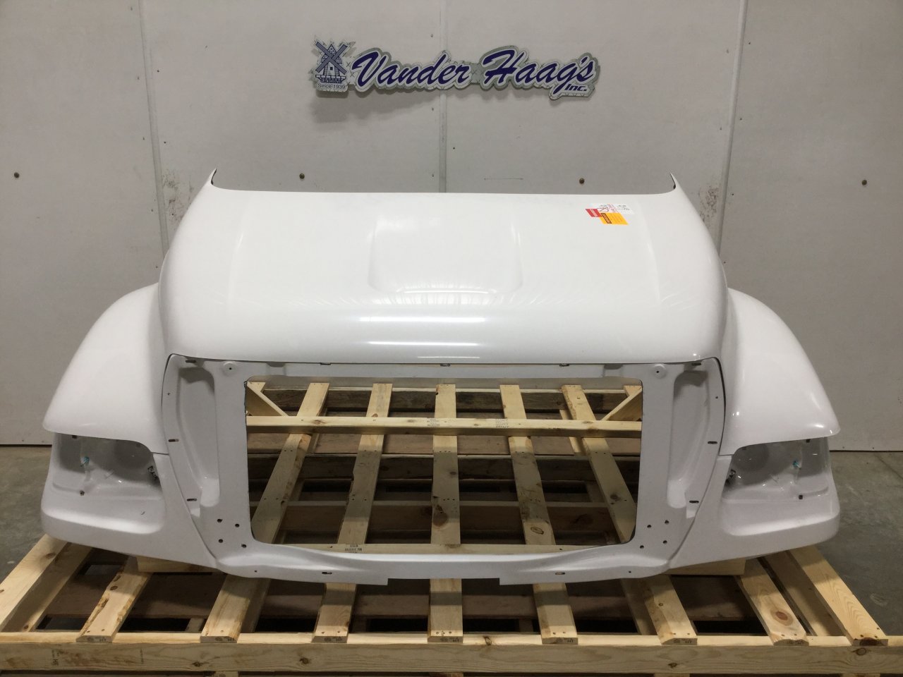 BC4Z16612A | Ford F650 Hood for Sale