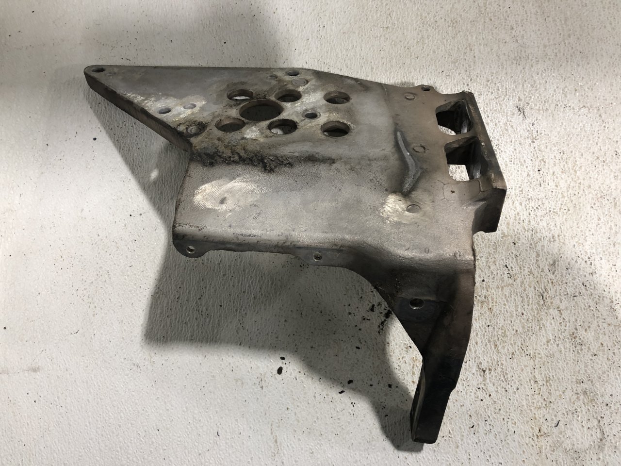 L11-6257 | Peterbilt 567 Hood Hinge for Sale