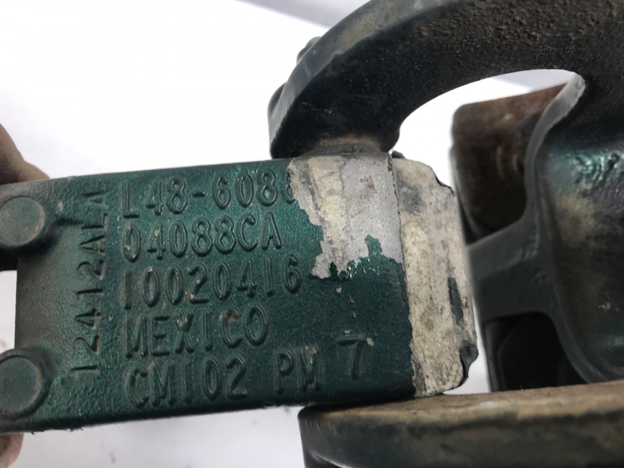 L48-6112 | Peterbilt 579 Hinge for Sale