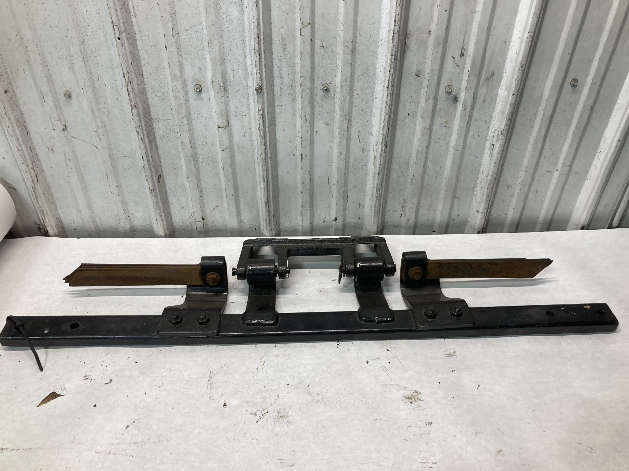 17-15343-000 | Freightliner COLUMBIA 120 Hood Hinge for Sale