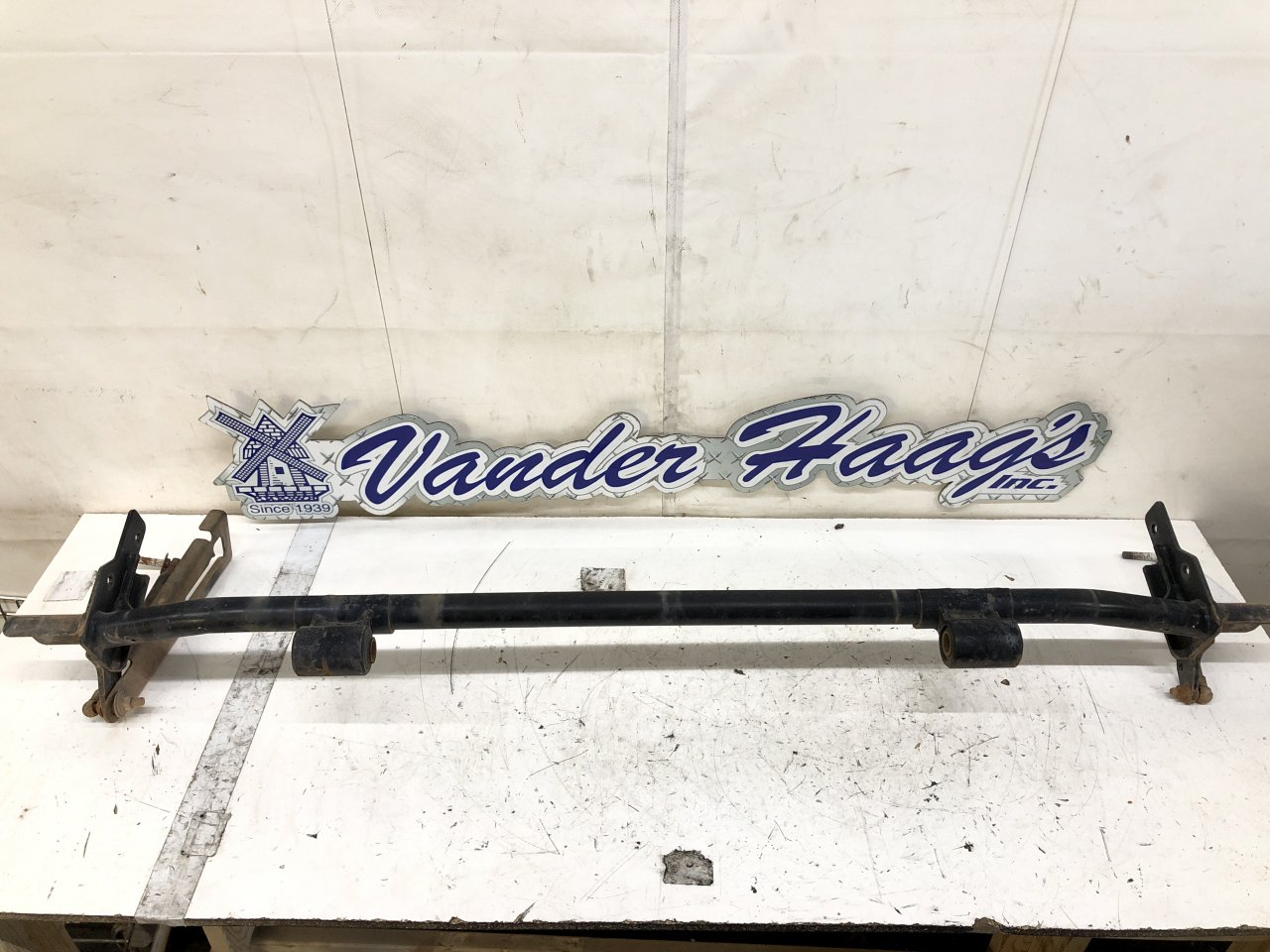 Mack GU713 Hood Hinge for Sale