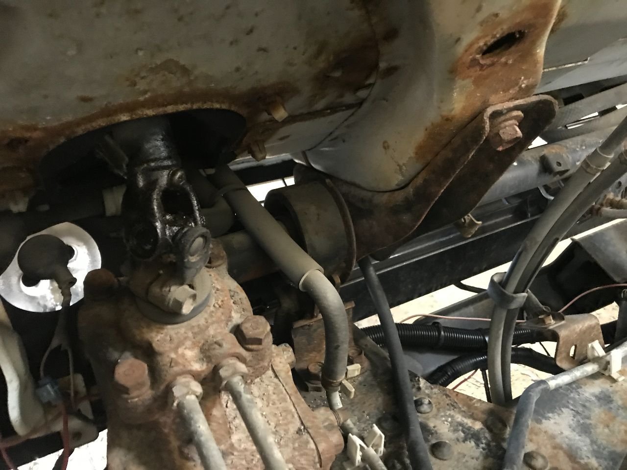 Isuzu NPR Hood Hinge for Sale