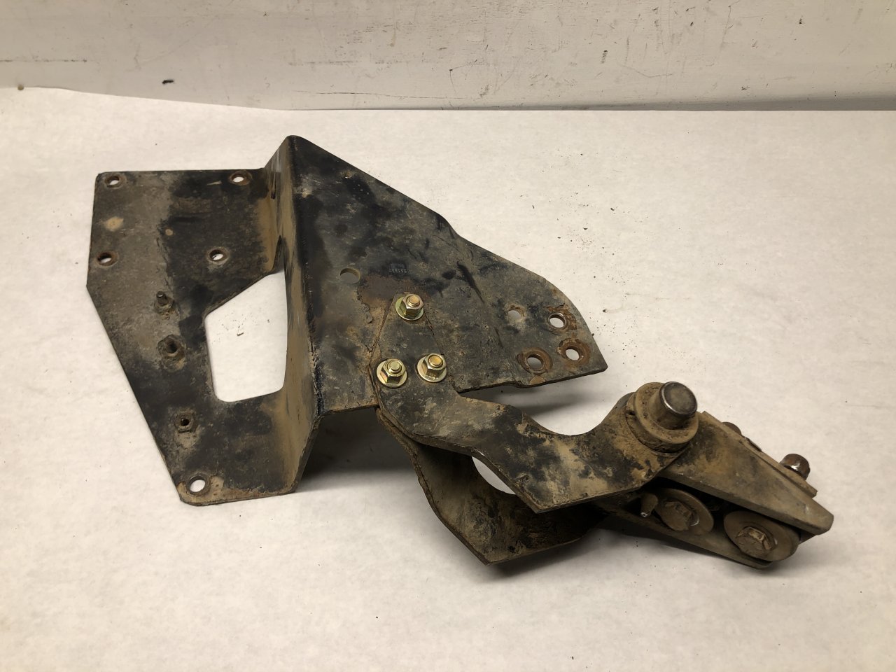 Kenworth T600 Hood Hinge for Sale