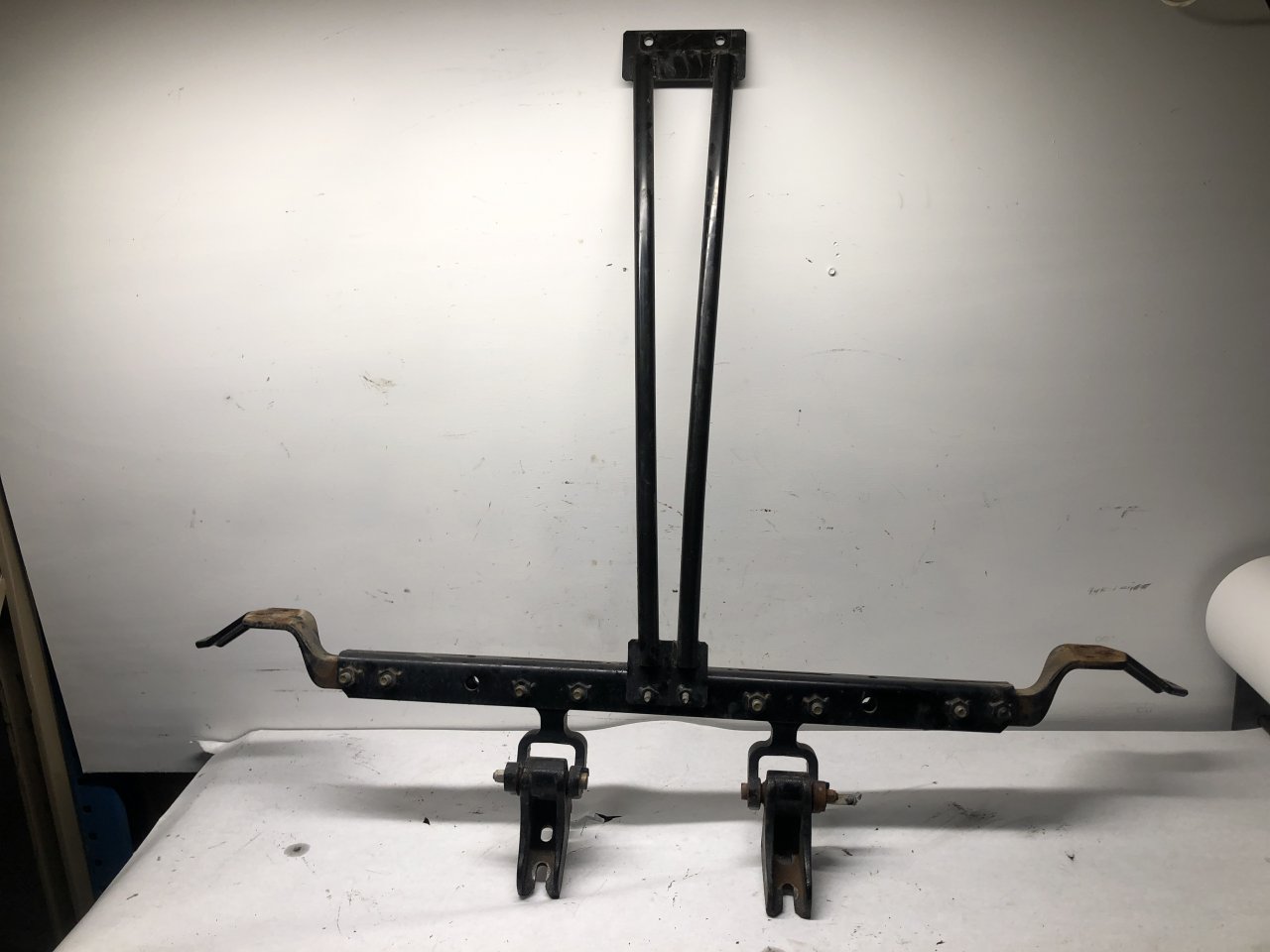 L48-6215 | Kenworth T680 Hood Hinge for Sale