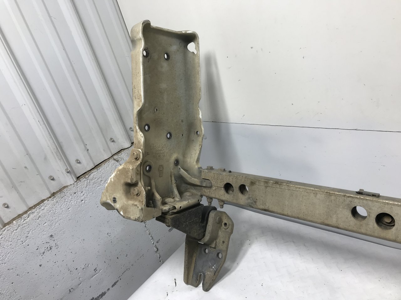L48-6165 | Kenworth T880 Hood Hinge for Sale