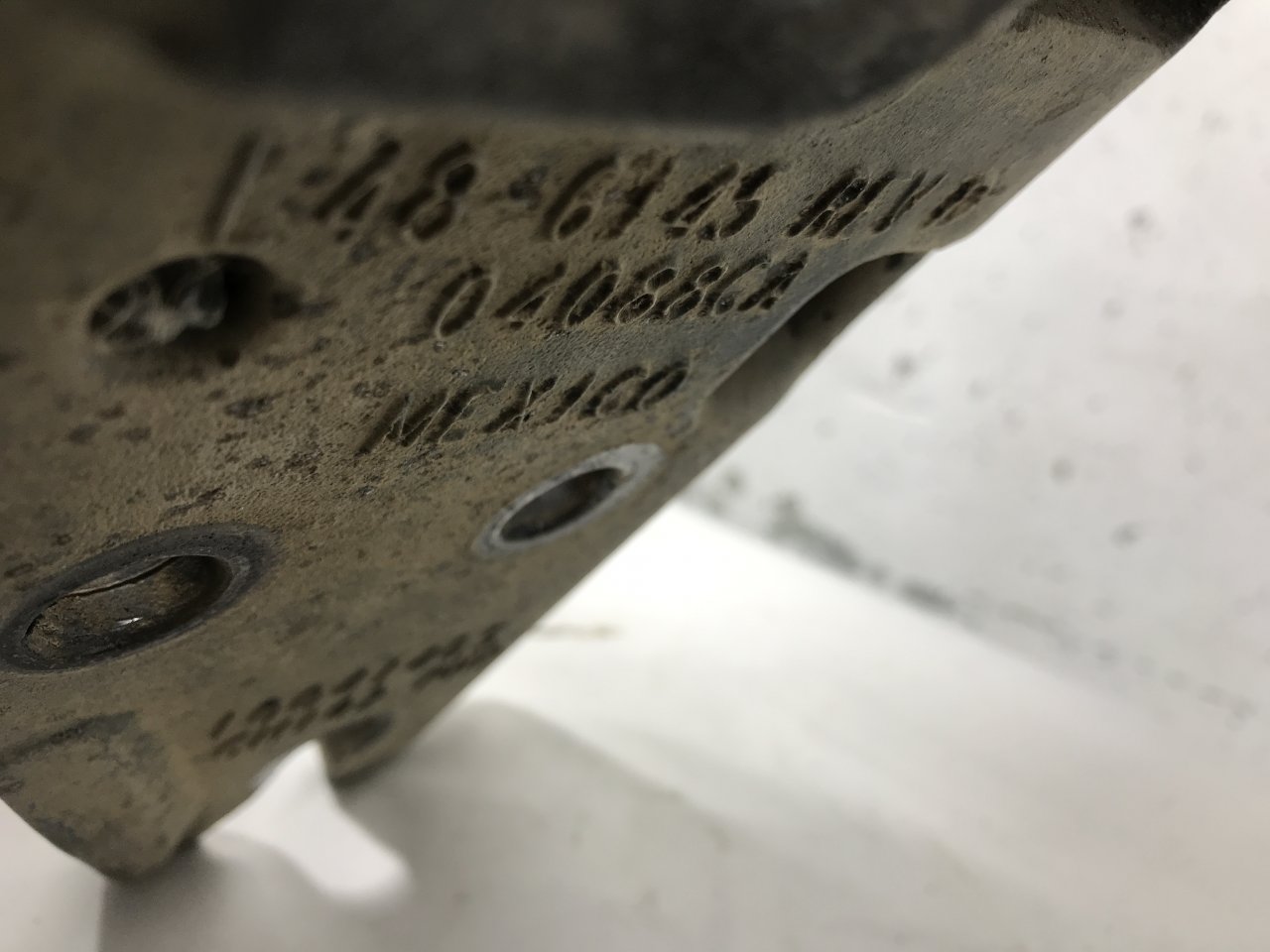 L48-6165 | Kenworth T880 Hood Hinge for Sale
