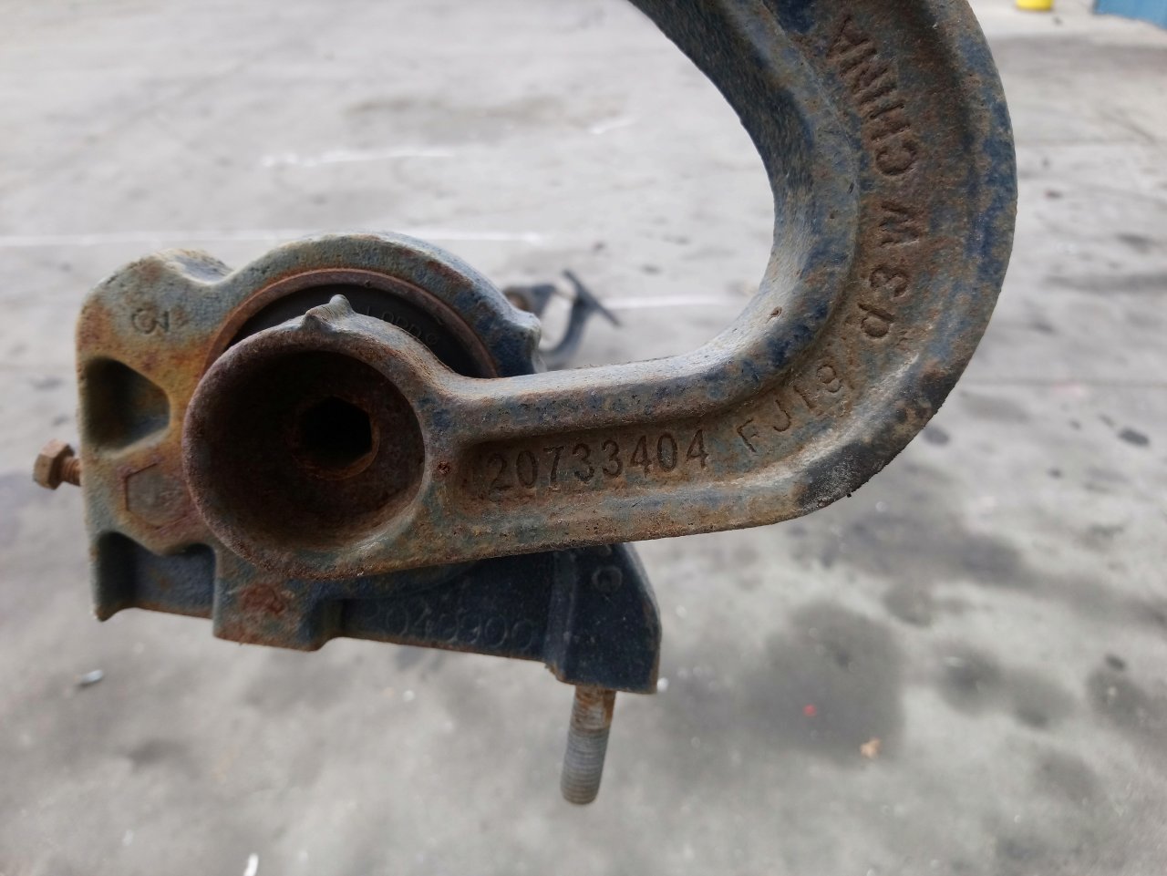 20733404/20733406 | Volvo VNL Hinge for Sale