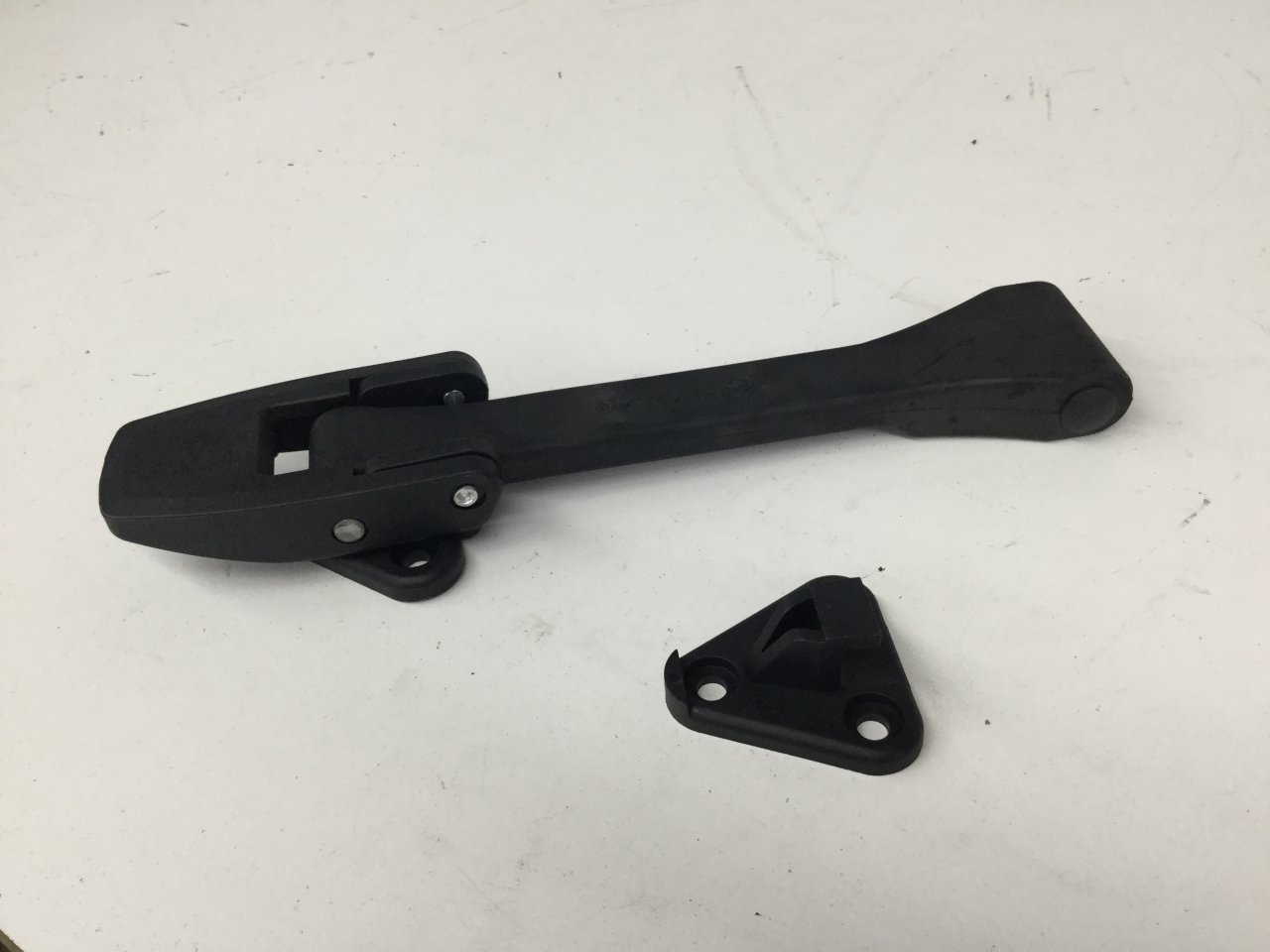 HLK2340 | Ford L8000 Hood Latch for Sale