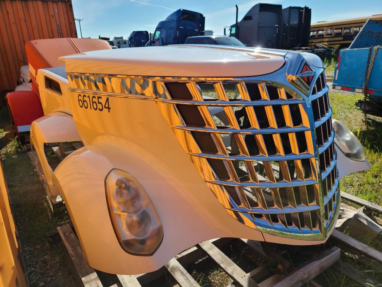 International LONESTAR Hood for Sale