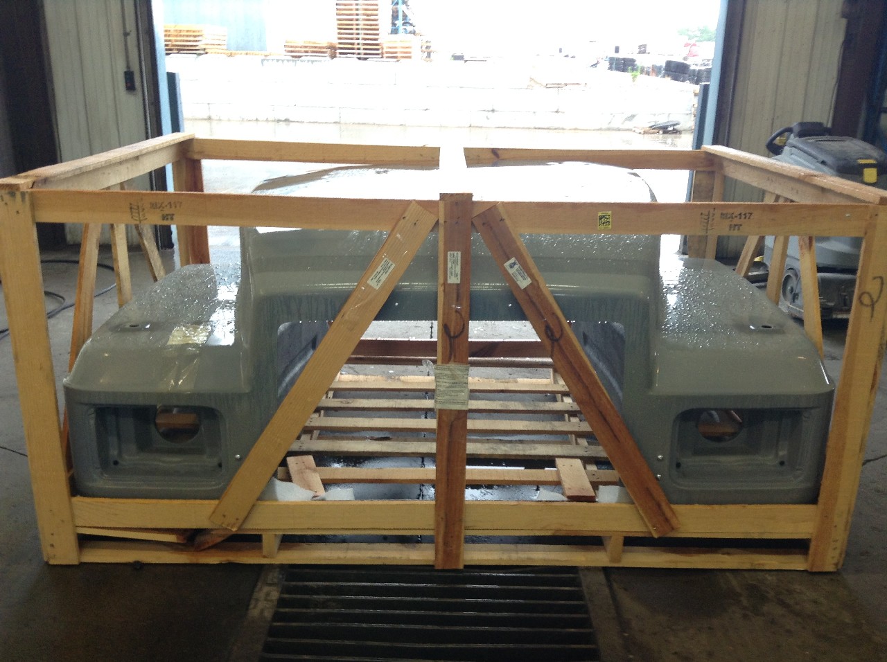 25136569 | Mack RD600 Hood for Sale