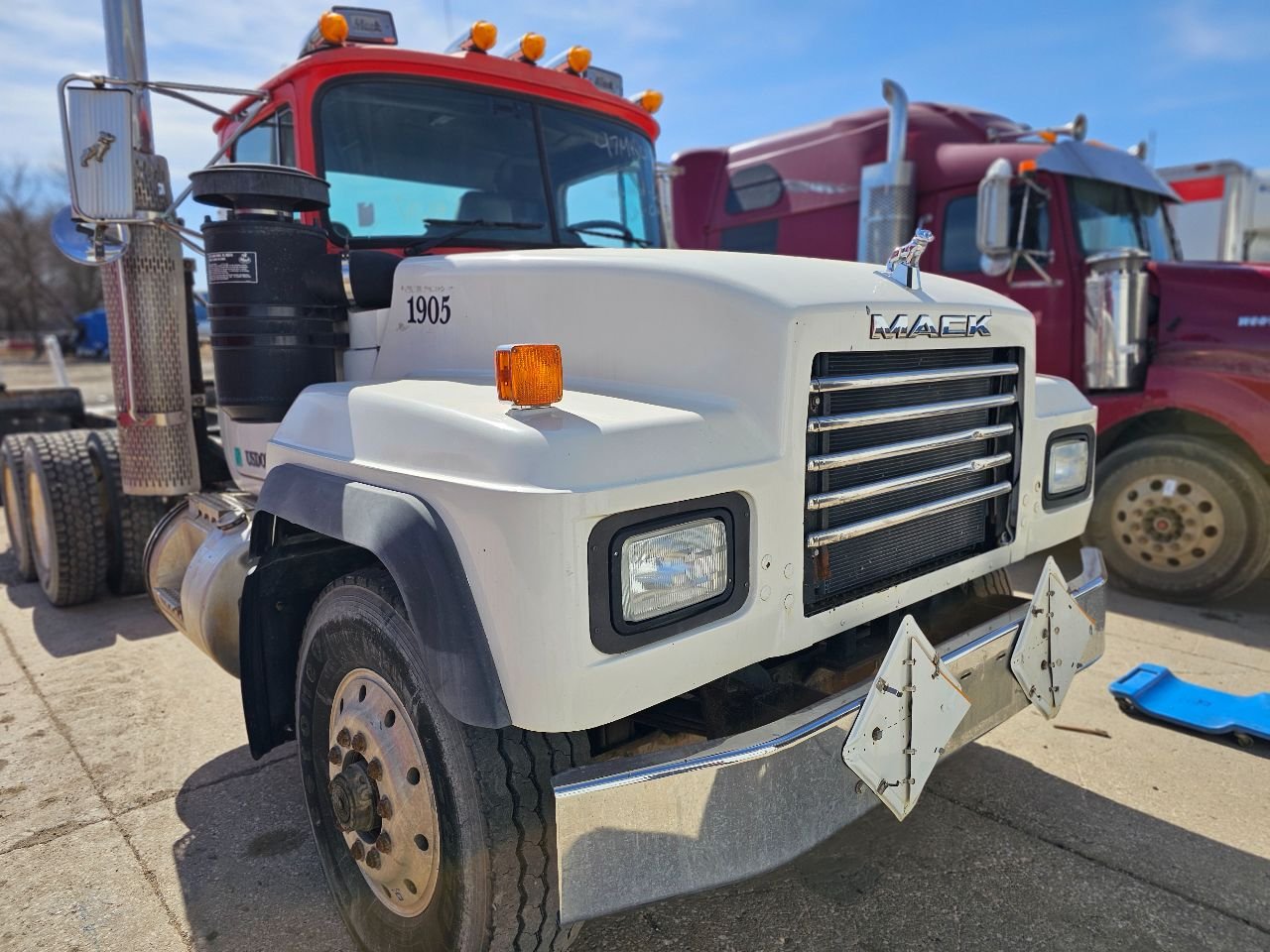 Mack RD800 Hood for Sale