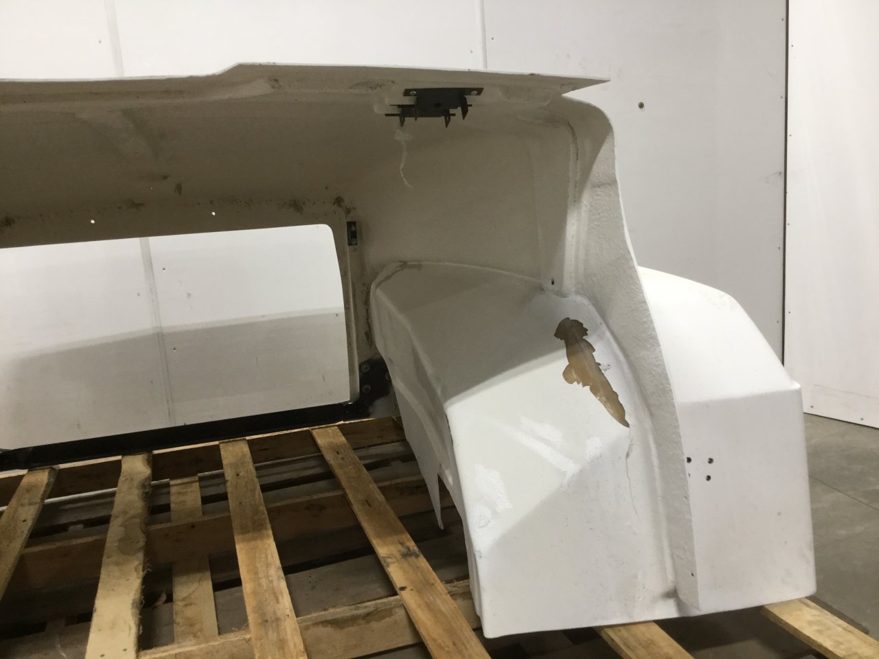 11-12501 | Mack RD800 Hood for Sale