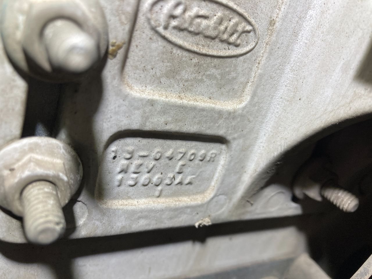 13-04709R | Peterbilt 337 Hood Rest for Sale