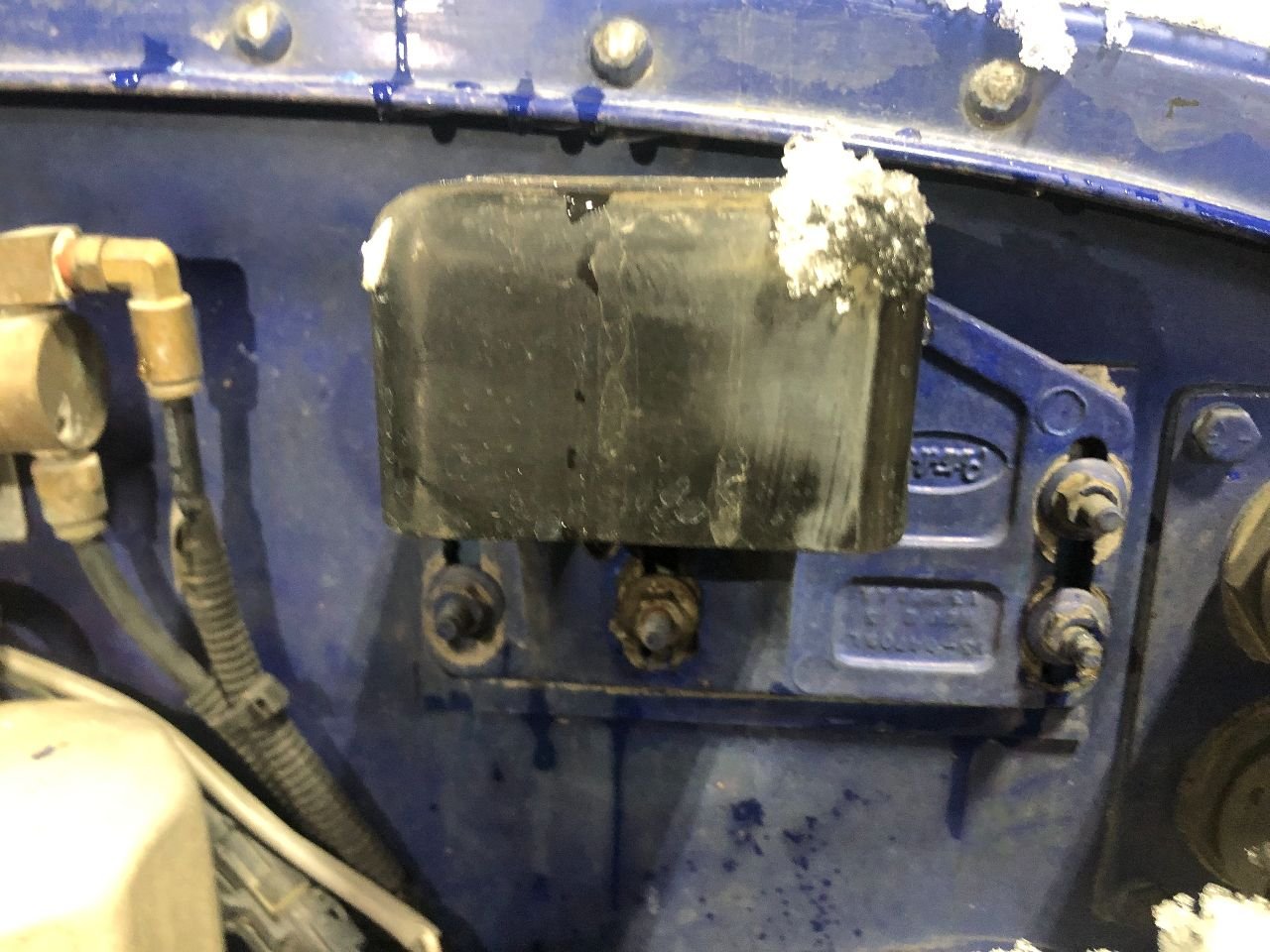 13-04709L | Peterbilt 379 Hood Rest for Sale
