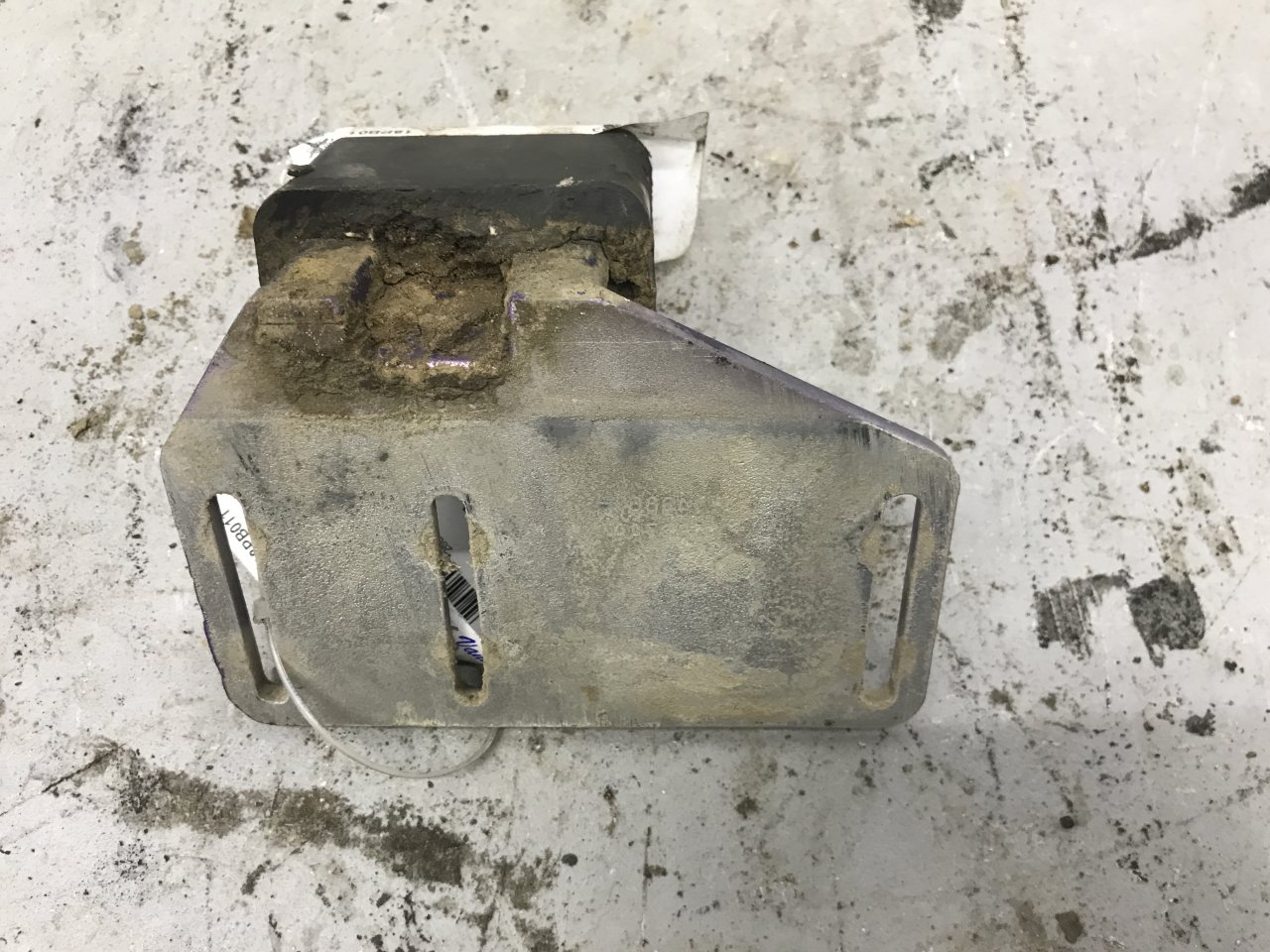 13-04709R | Peterbilt 389 Hood Rest for Sale