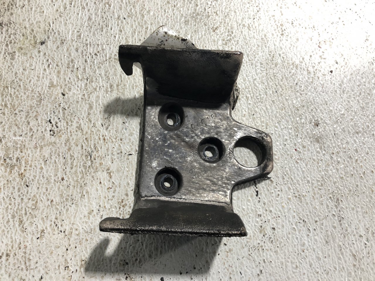 L67-6018 | Peterbilt 567 Hood Rest for Sale