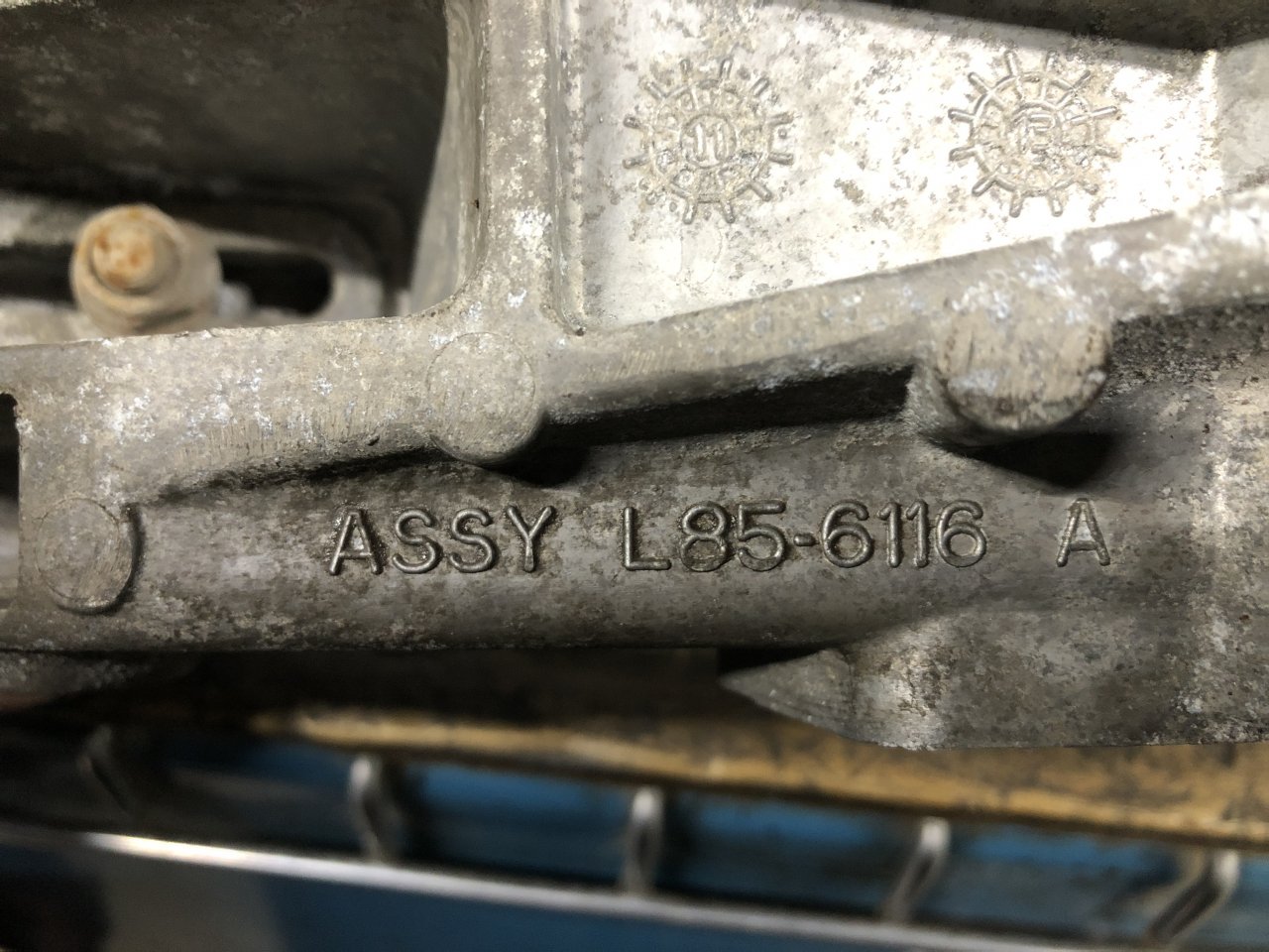 L85-6116 | Kenworth T680 Hood Rest for Sale