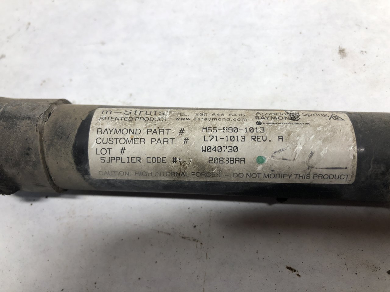 L71-1013 | Kenworth T680 Hood Shock for Sale