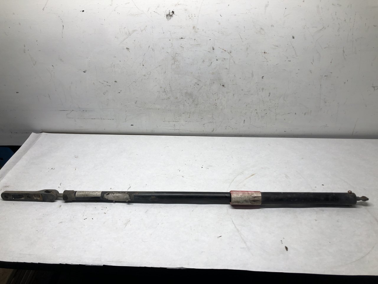 L71-1013 | Kenworth T680 Hood Shock for Sale