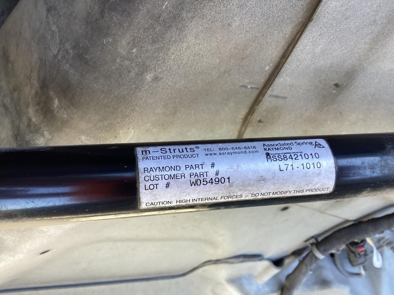 L71-1010 | Kenworth T680 Hood Shock for Sale