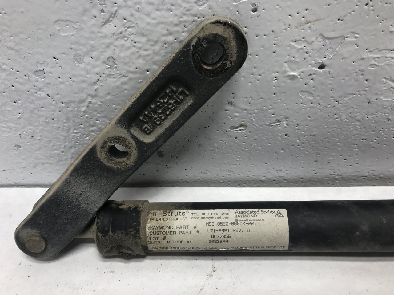 L71-6021 | Kenworth T680 Shock for Sale