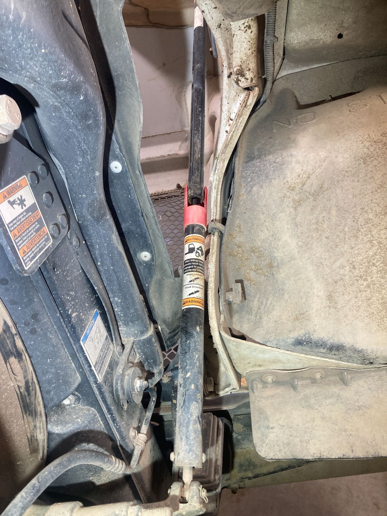 L71-1021 | Kenworth T880 Hood Shock for Sale