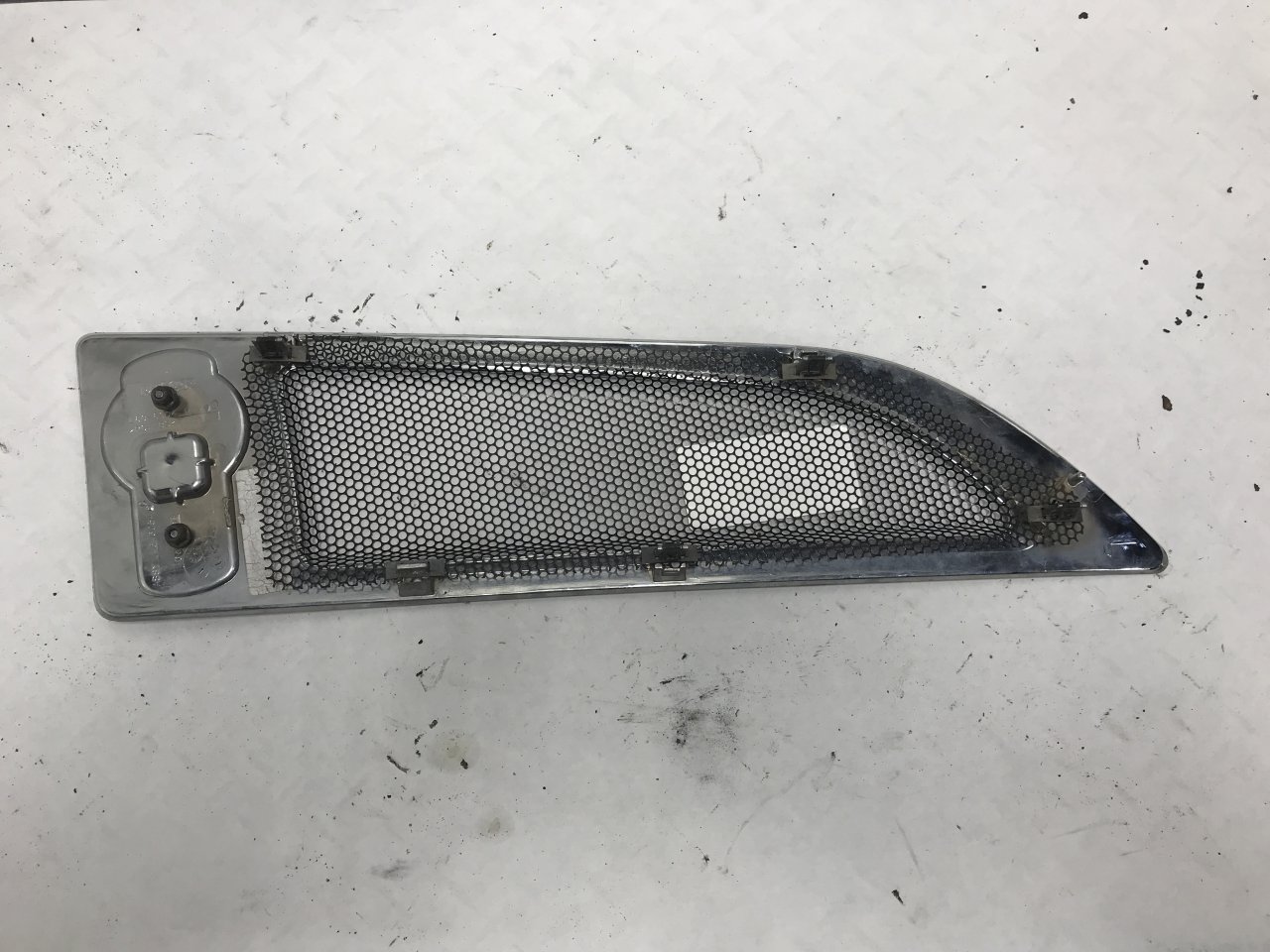 Kenworth T680 Hood Side Vent for Sale