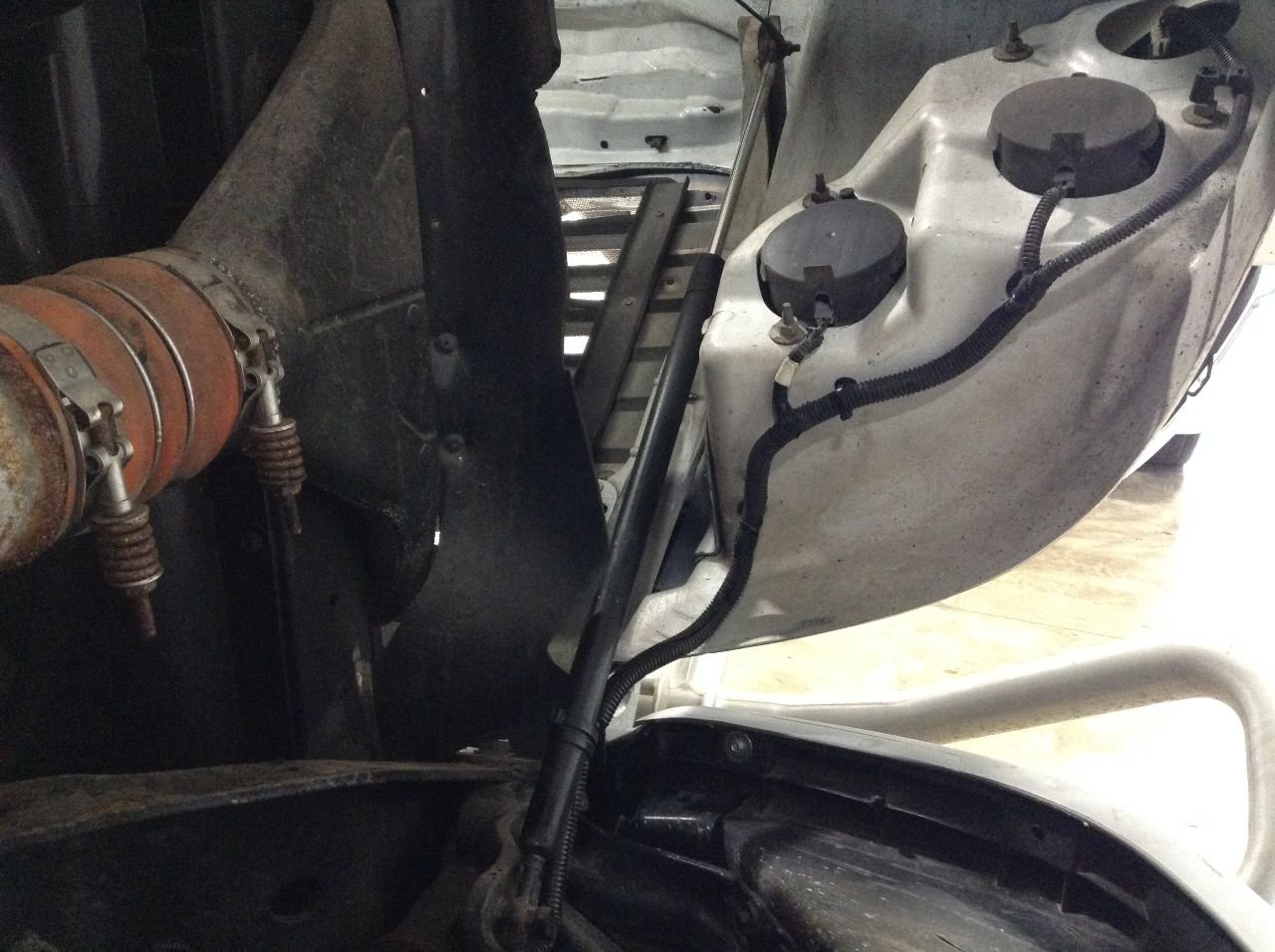 Freightliner CASCADIA Hood Spring for Sale