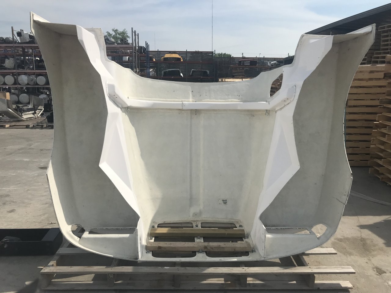 02-12506 | Kenworth T600 Hood for Sale