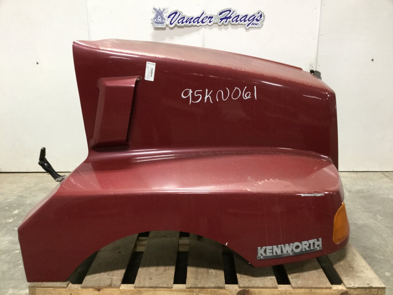 K146219 | Kenworth T600 Hood for Sale