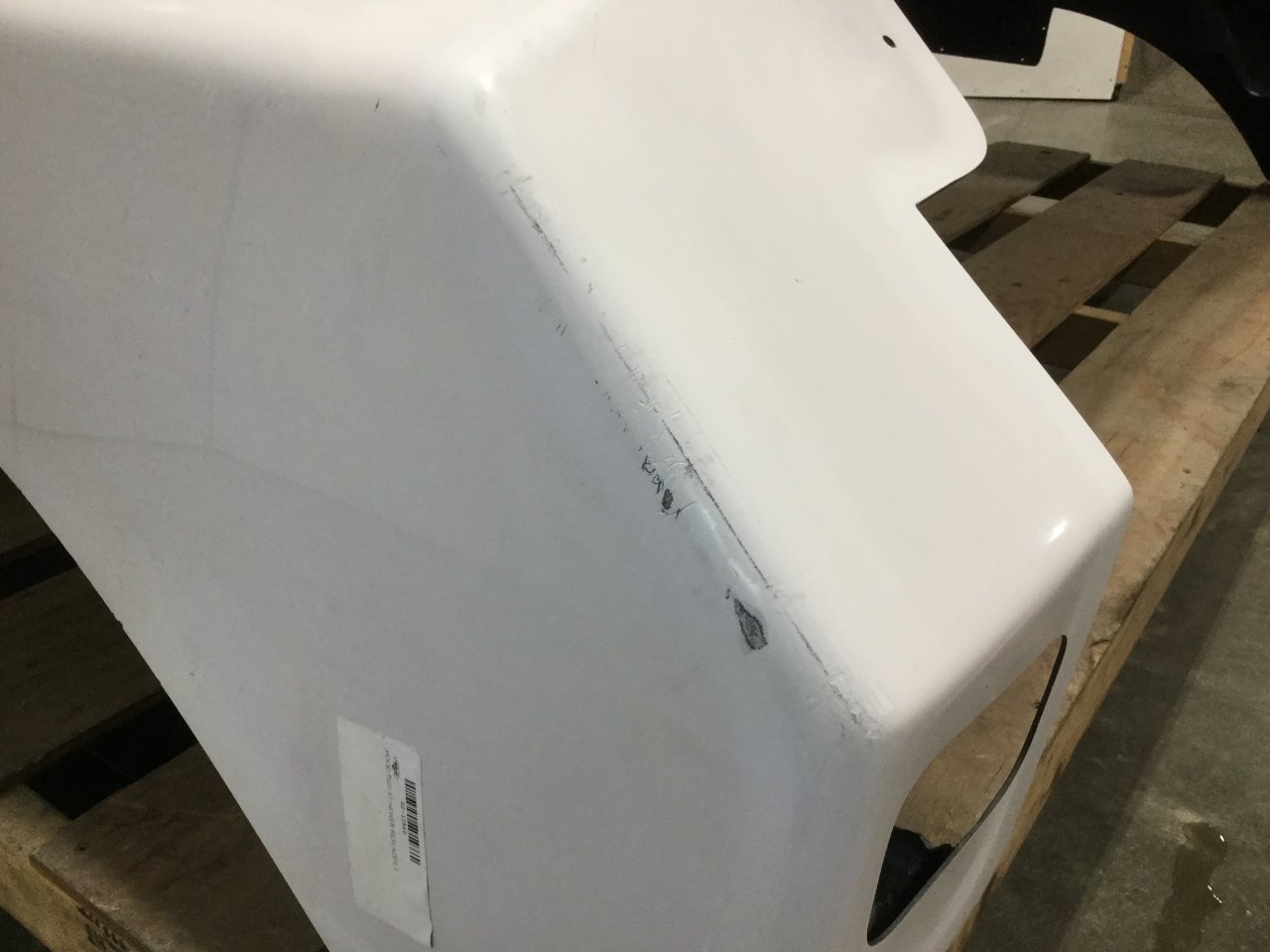 02-12560 | Kenworth T600 Hood for Sale
