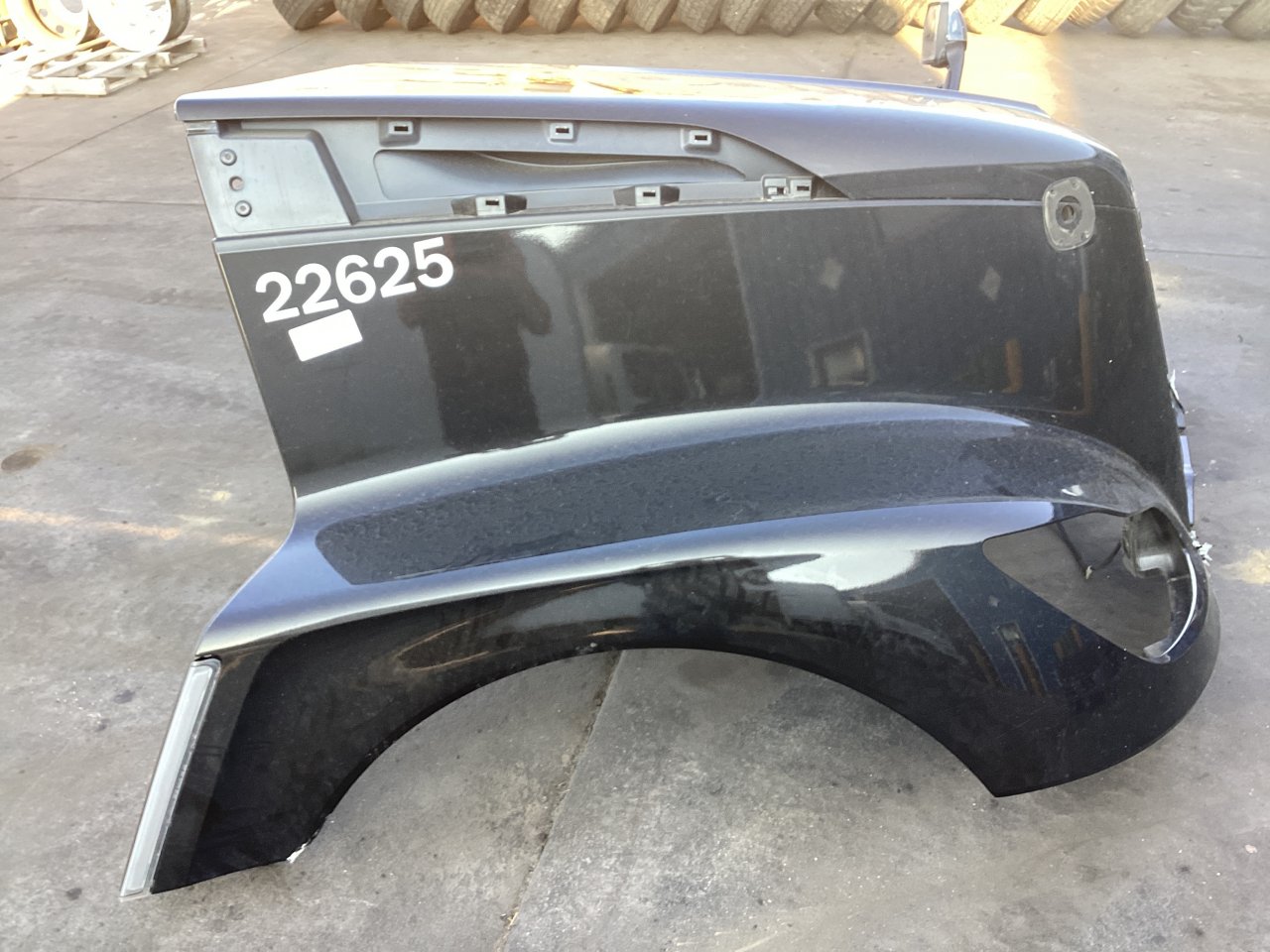 L29-1304-10000000 | Kenworth T680 Hood for Sale