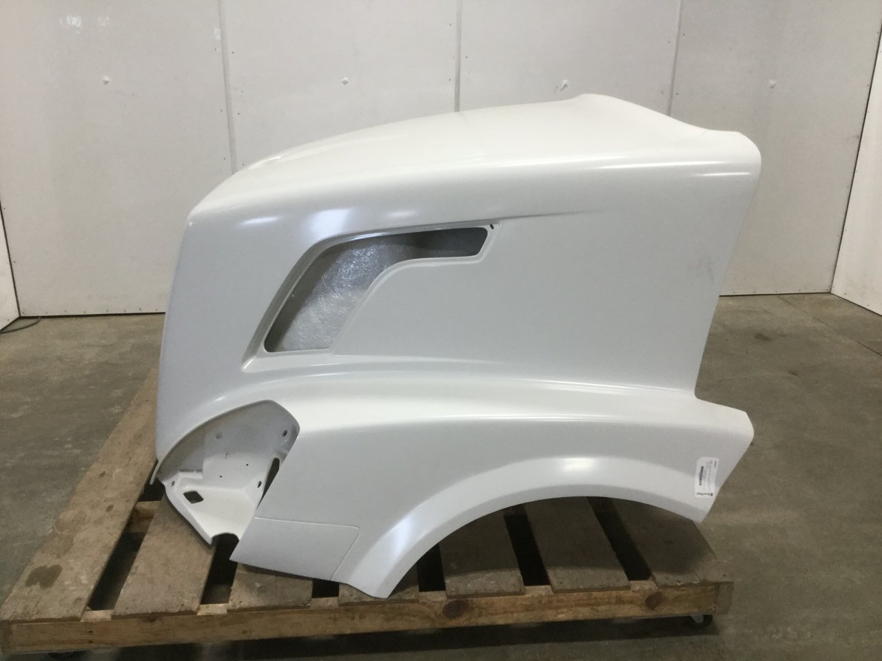 20534773 | Volvo VNL Hood for Sale