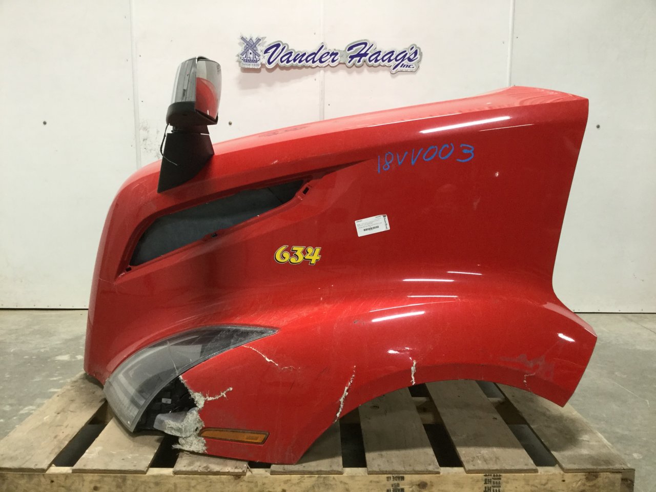82743891 | Volvo VNL Hood for Sale