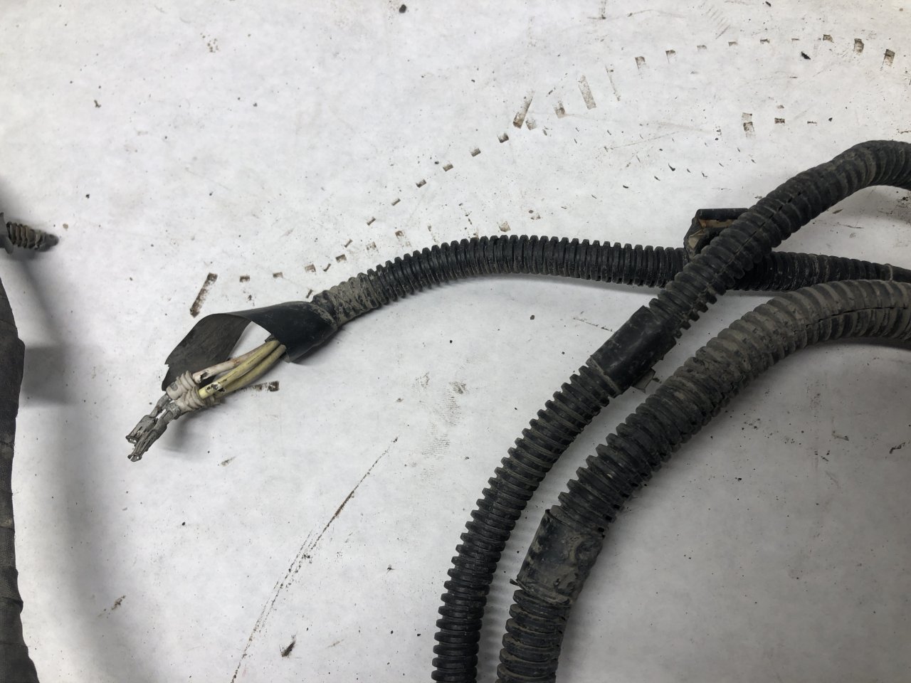 Kenworth T680 Hood Wiring Harness for Sale