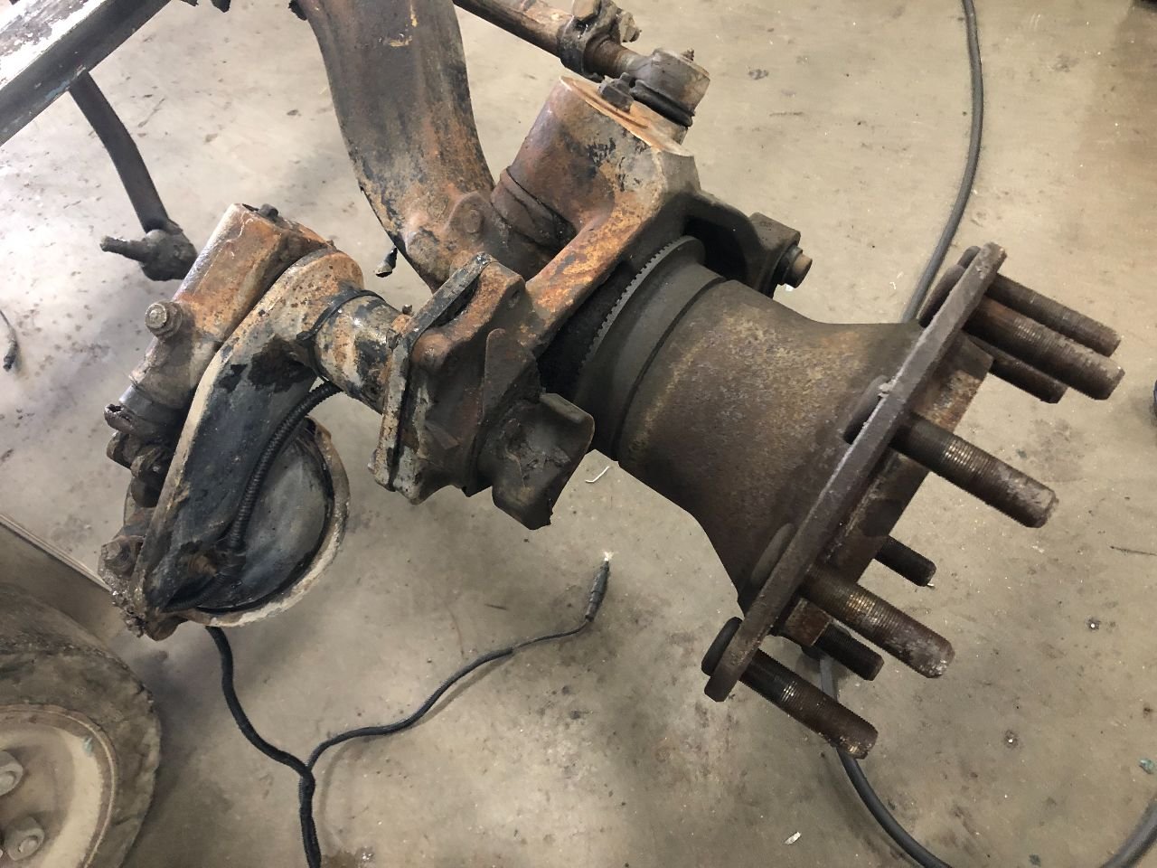 Freightliner C112 CENTURY Hub for Sale