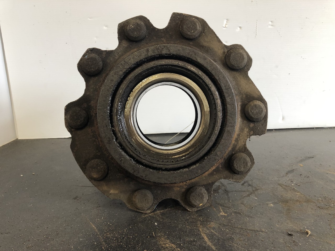 10082222 | Mack CXU613 Hub for Sale