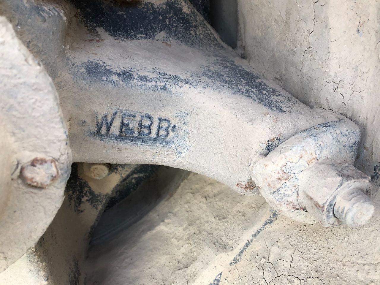 8520 | Ford F600 Hub for Sale