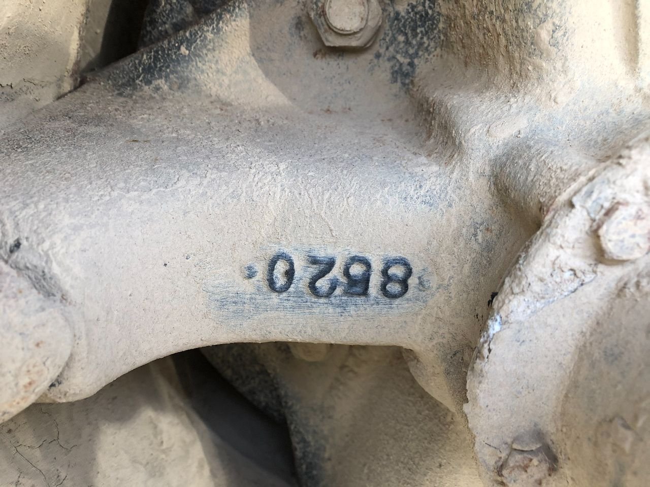8520 | Ford F600 Hub for Sale