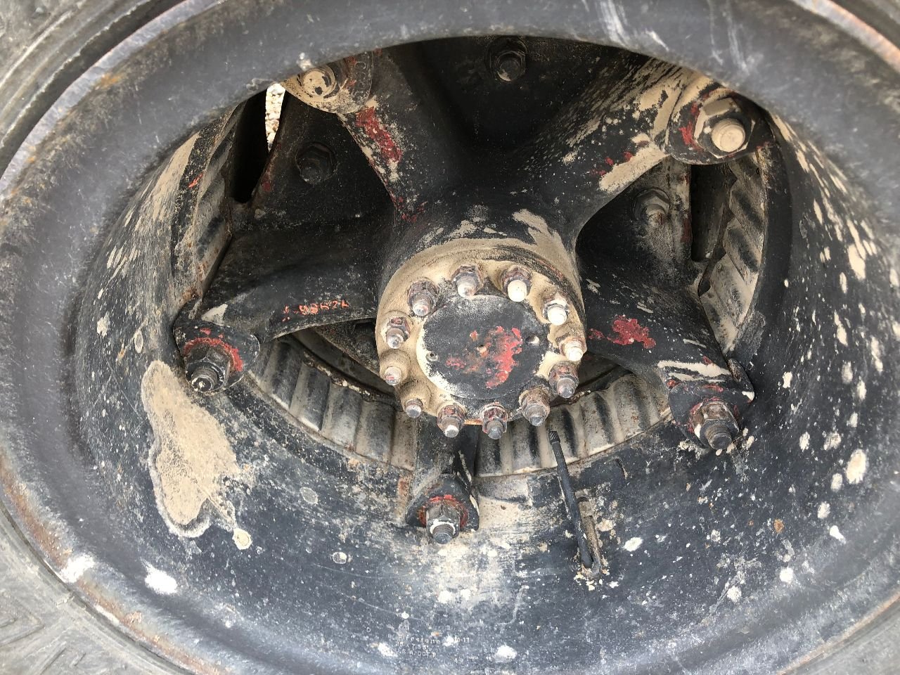 9682-A | Ford F800 Hub for Sale