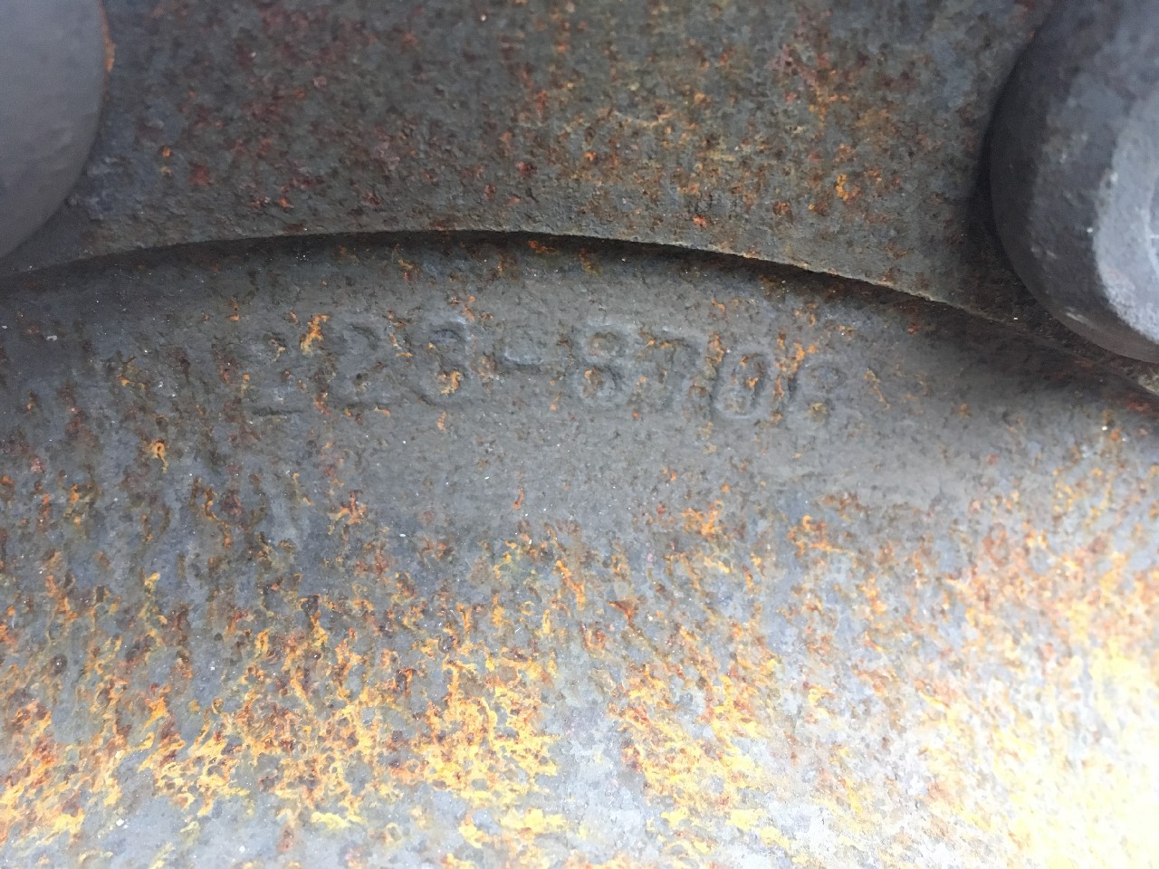 223-8708 | Ford L8501 Hub for Sale