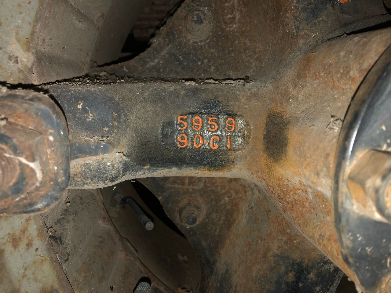 85256 | International S1700 Hub for Sale