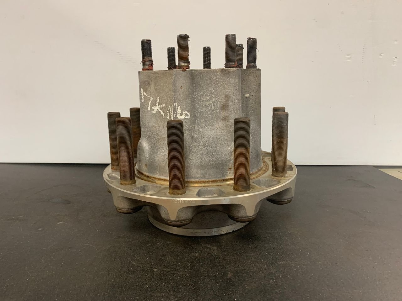 10082217 | Kenworth T680 Hub for Sale