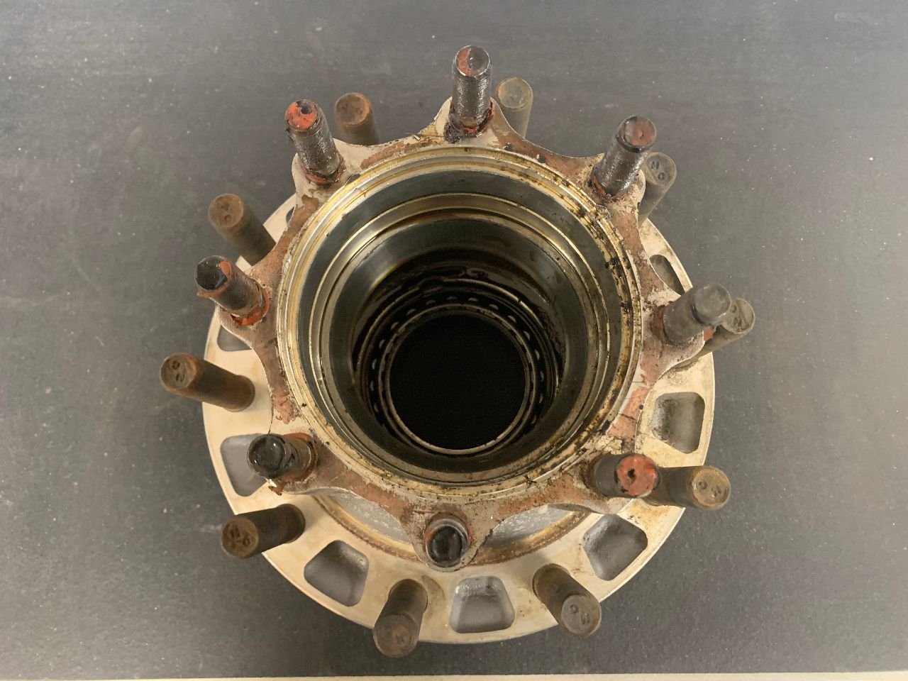 10082217 | Kenworth T680 Hub for Sale