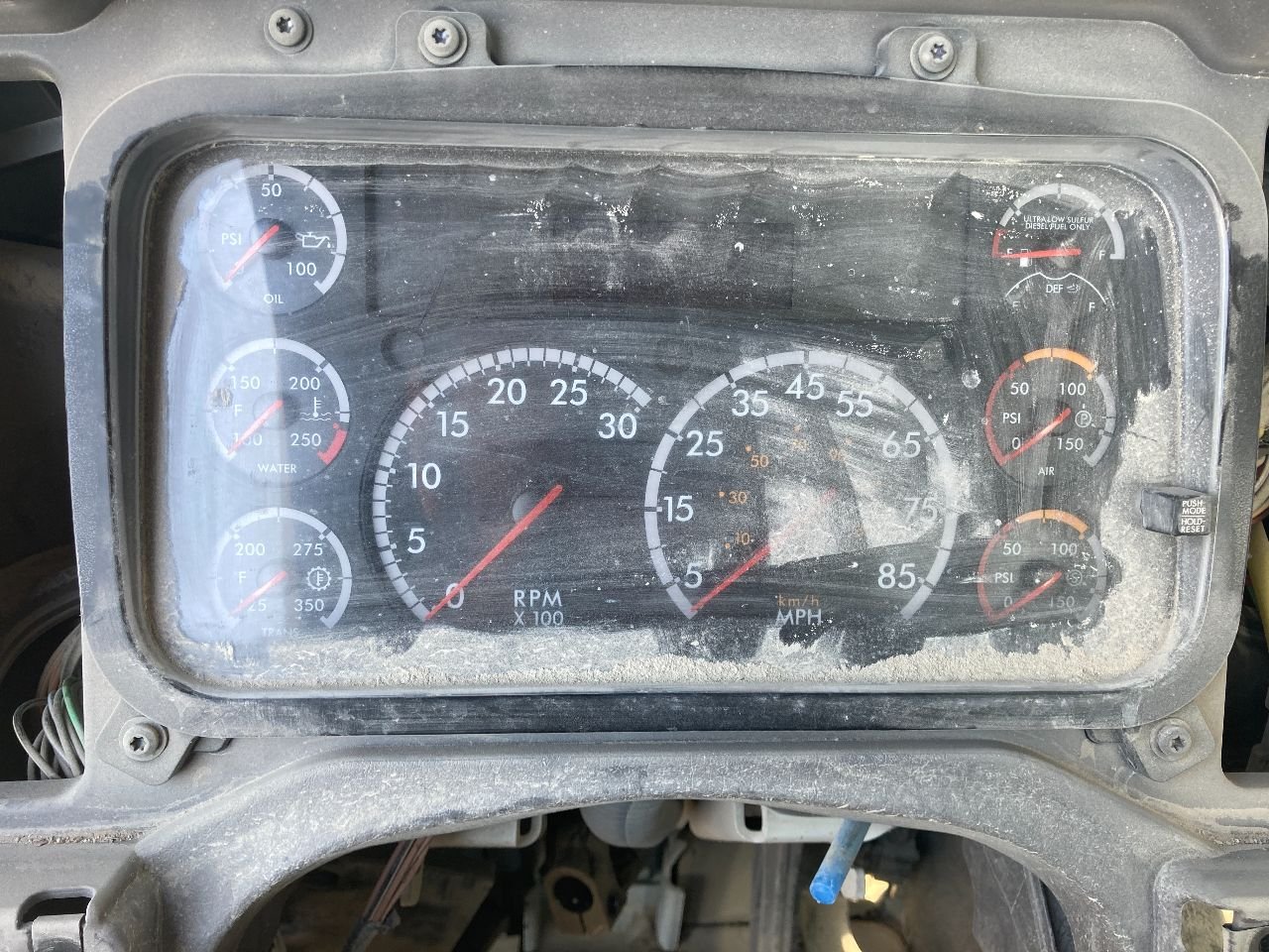A22-75551-106 | Freightliner 114SD Speedometer Instrument Cluster for Sale