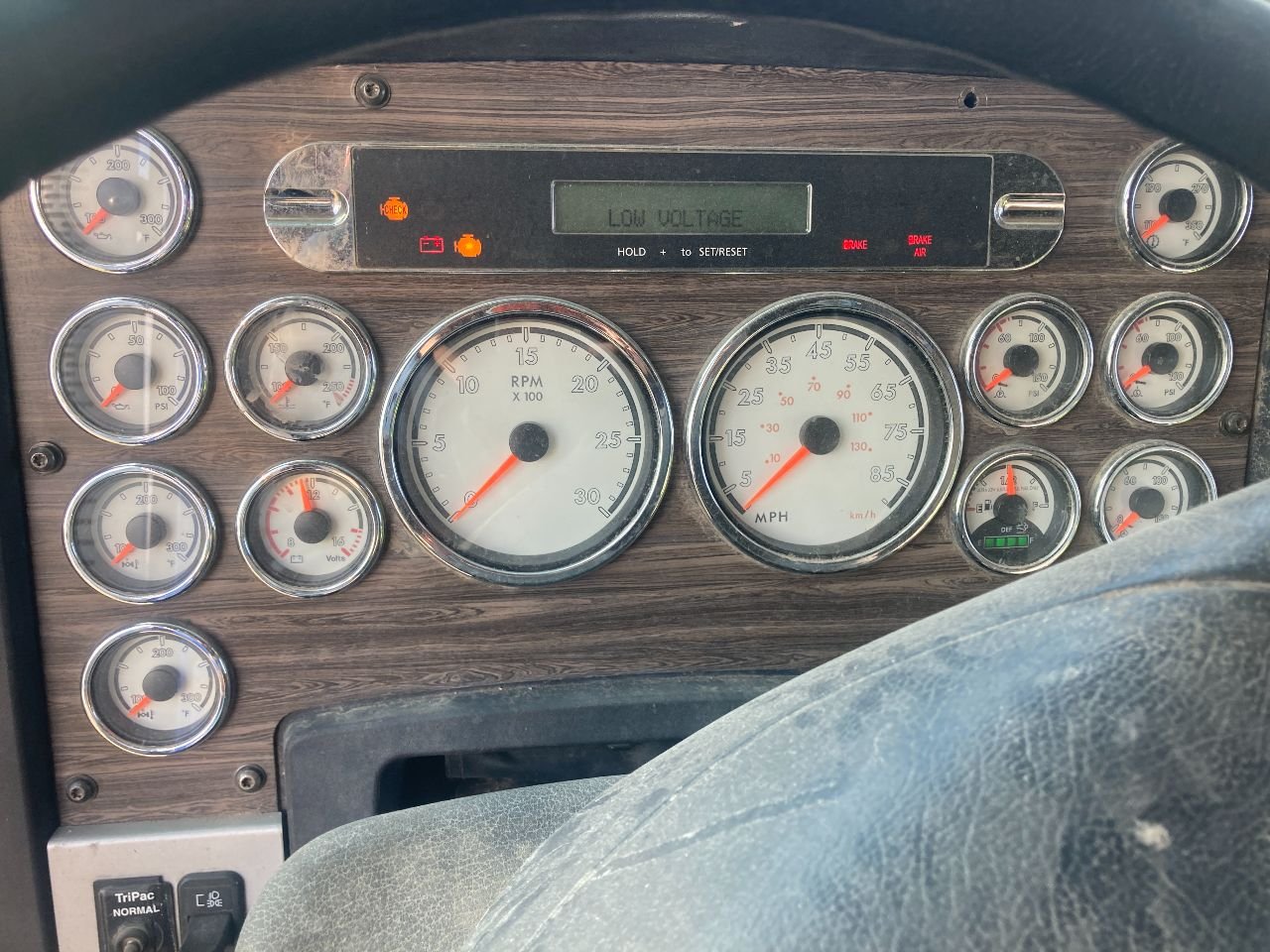 A22-66227-000 | Freightliner 122SD Speedometer Instrument Cluster for Sale