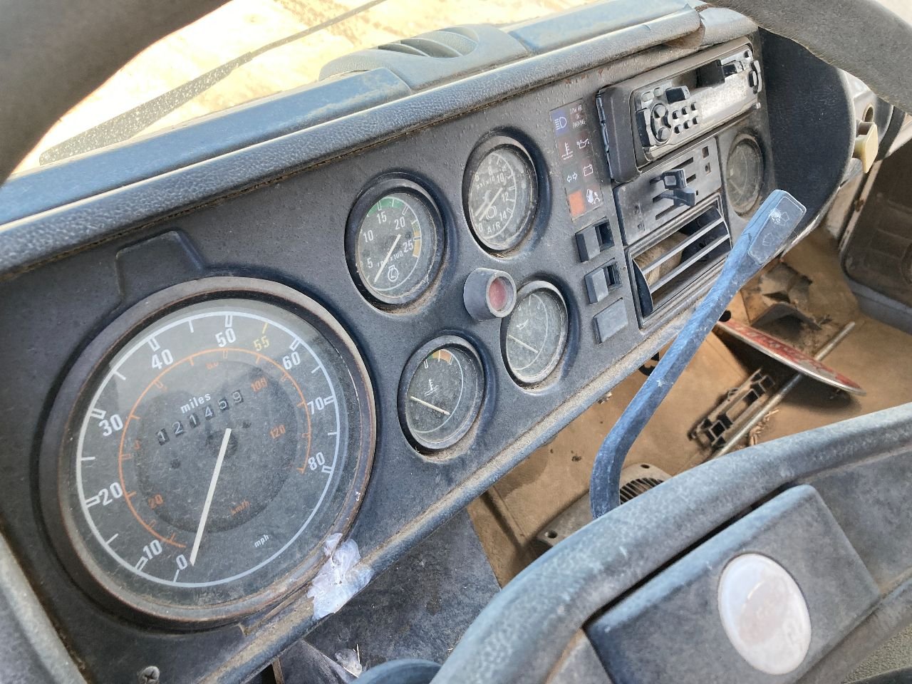 Peterbilt 200 LCF Speedometer Instrument Cluster for Sale